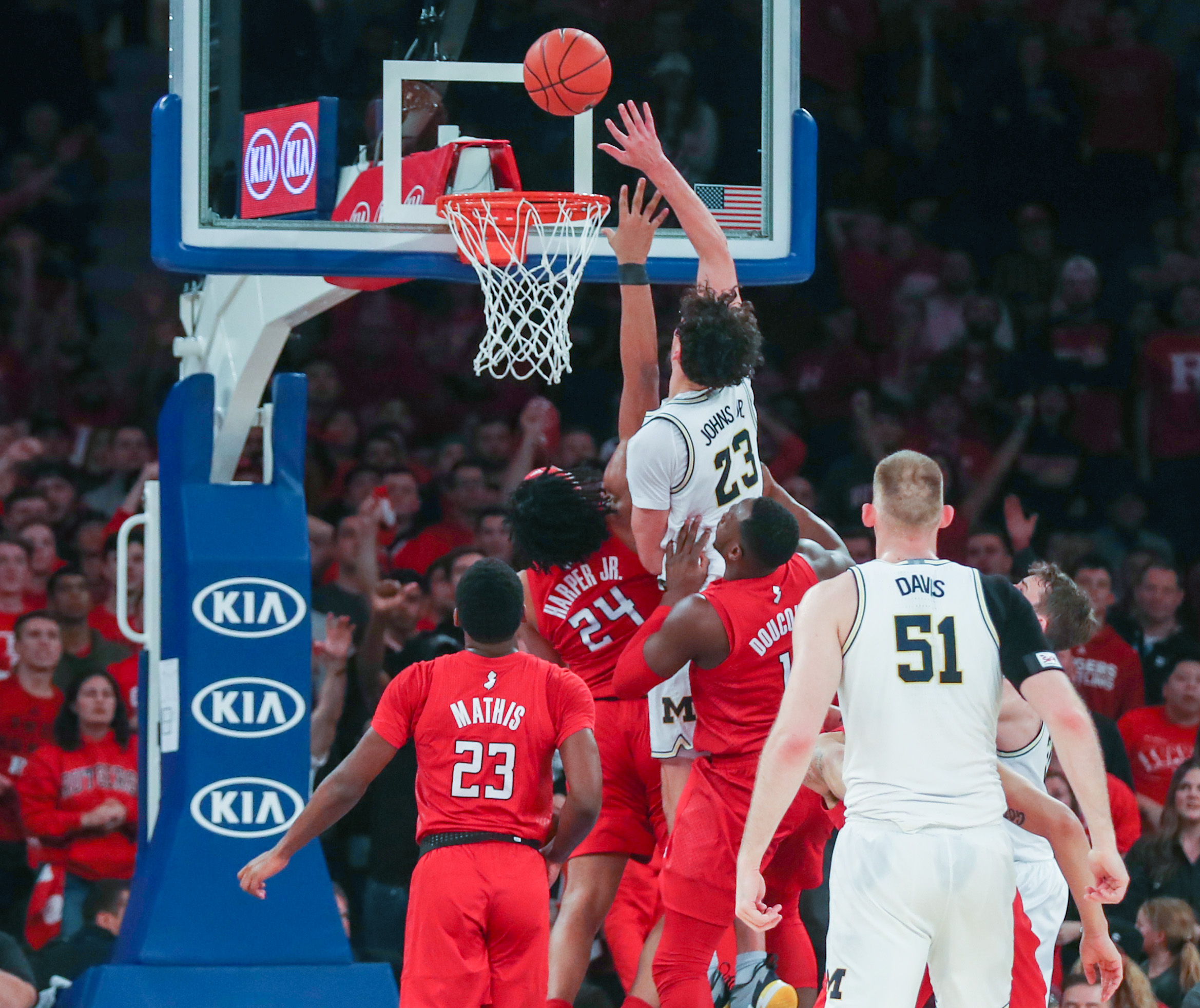 Big Ten basketball: Michigan defeats Rutgers at Madison Square Garden ...