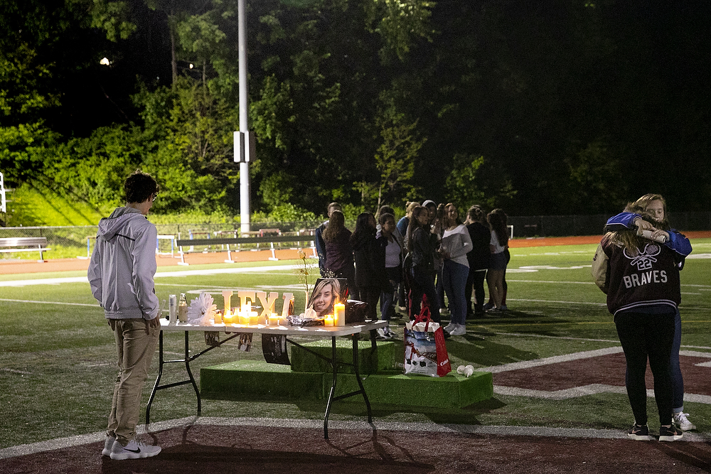 Hundreds mourn Alexis “Lexi” Faye at vigil in Newton - nj.com