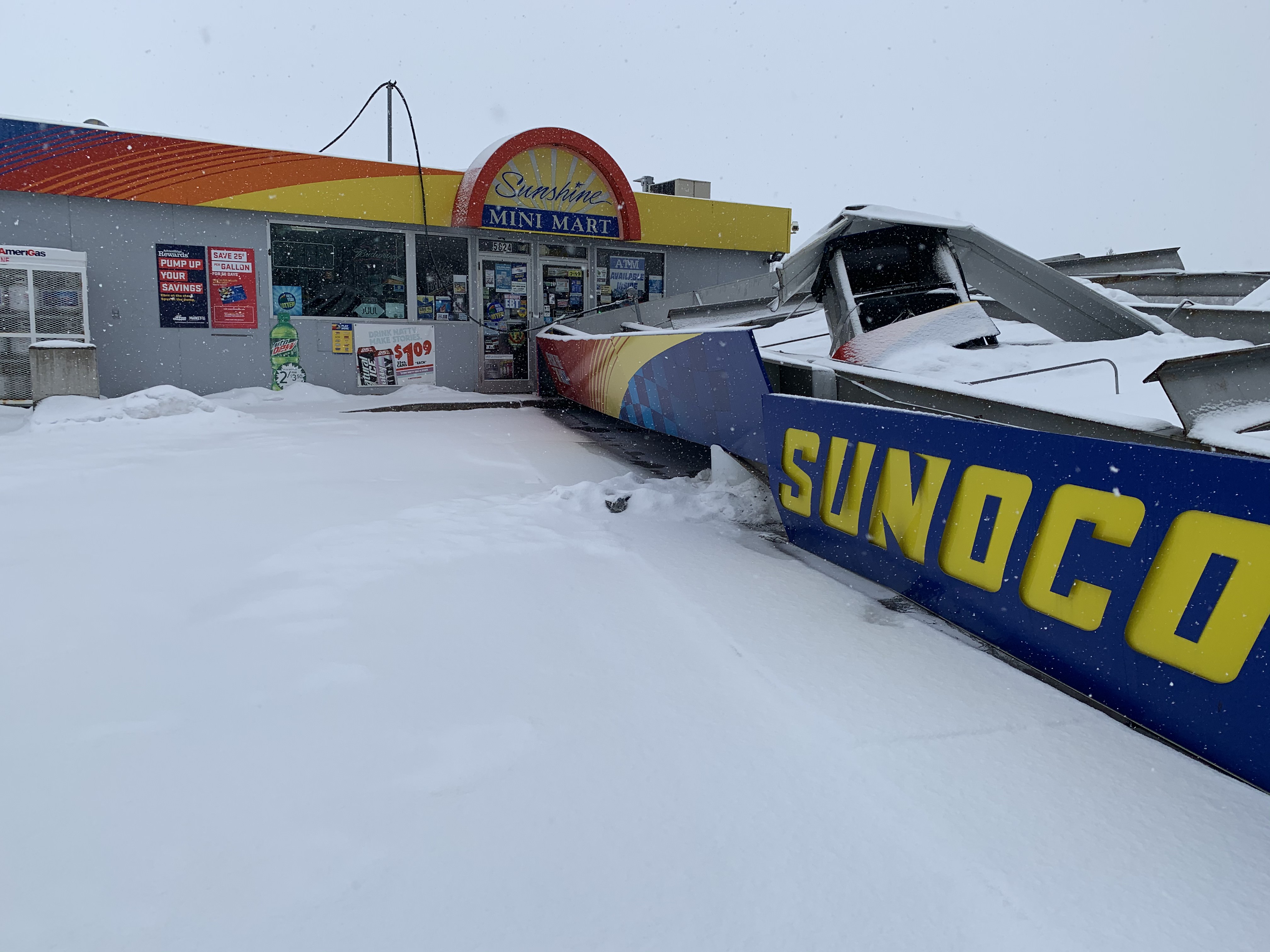 Canopy collapses at Cicero gas station - syracuse.com