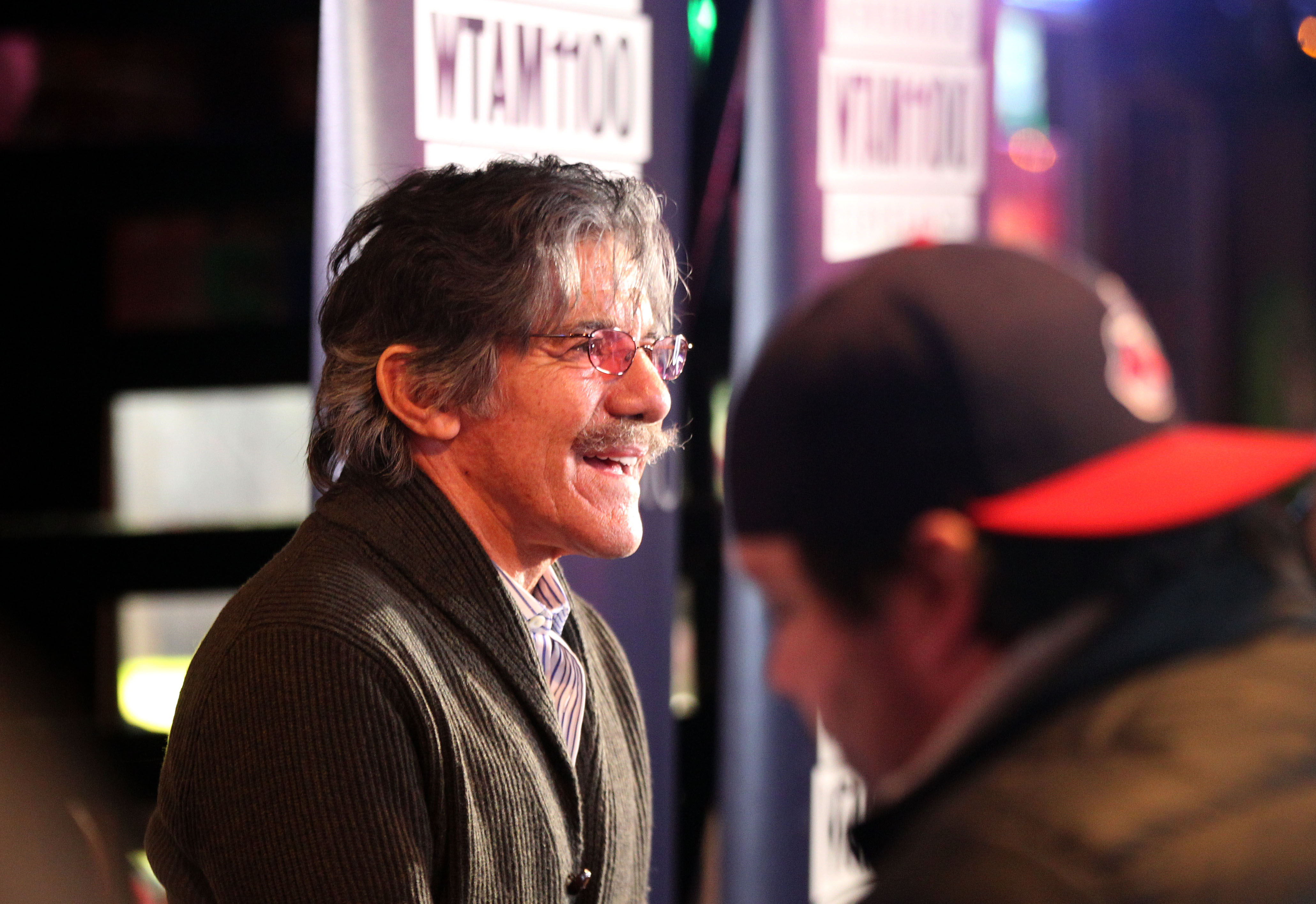 Geraldo Rivera buys drinks for furloughed government employees in ...