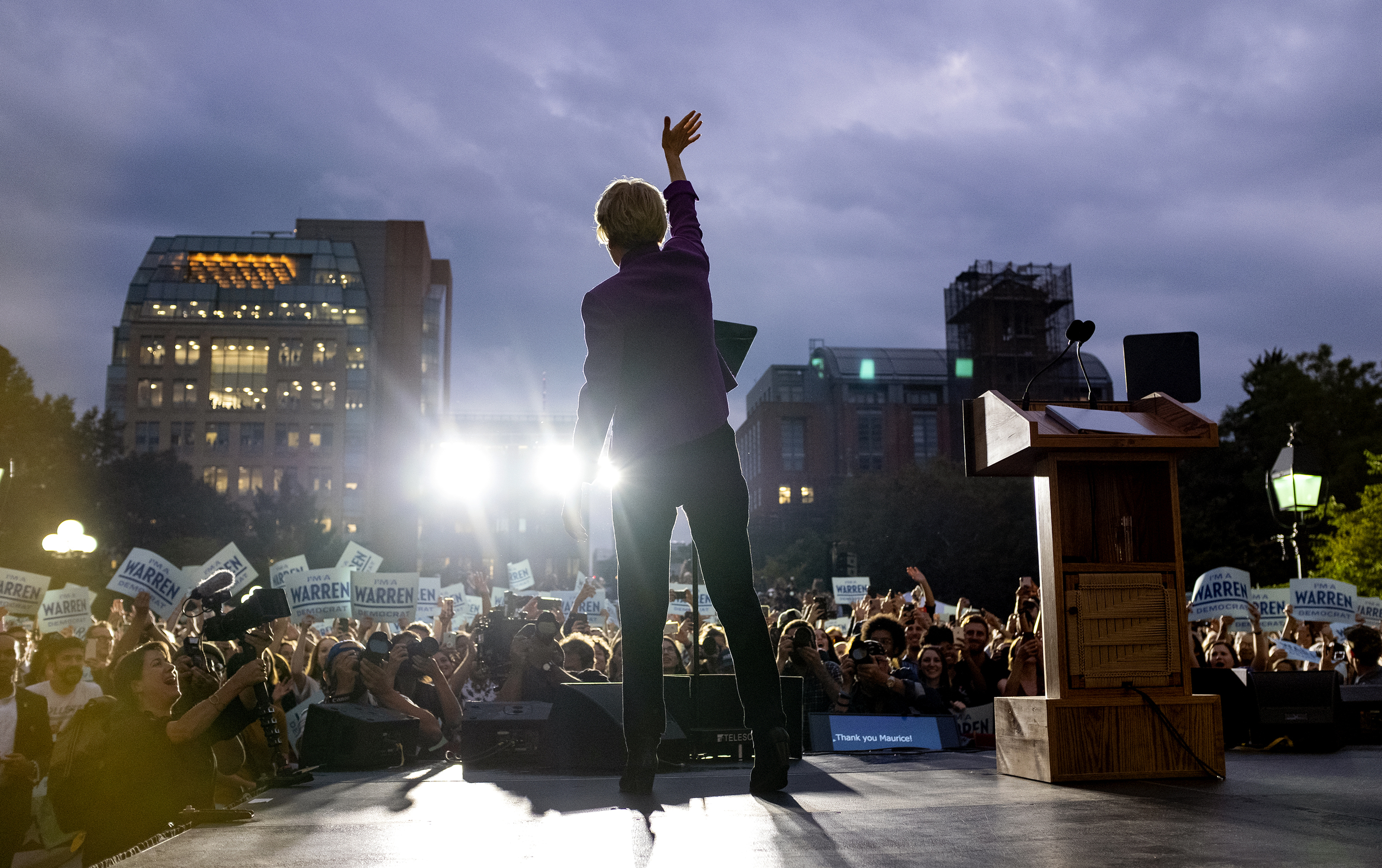 At rally, Elizabeth Warren decries Donald Trump as ‘corruption in the ...