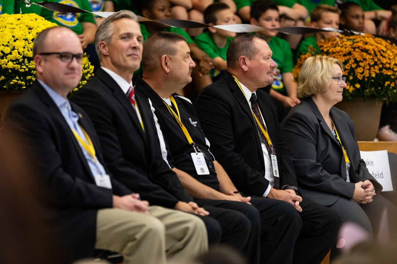 ‘Body by Jake’ Steinfeld helps elementary school get new fitness center ...