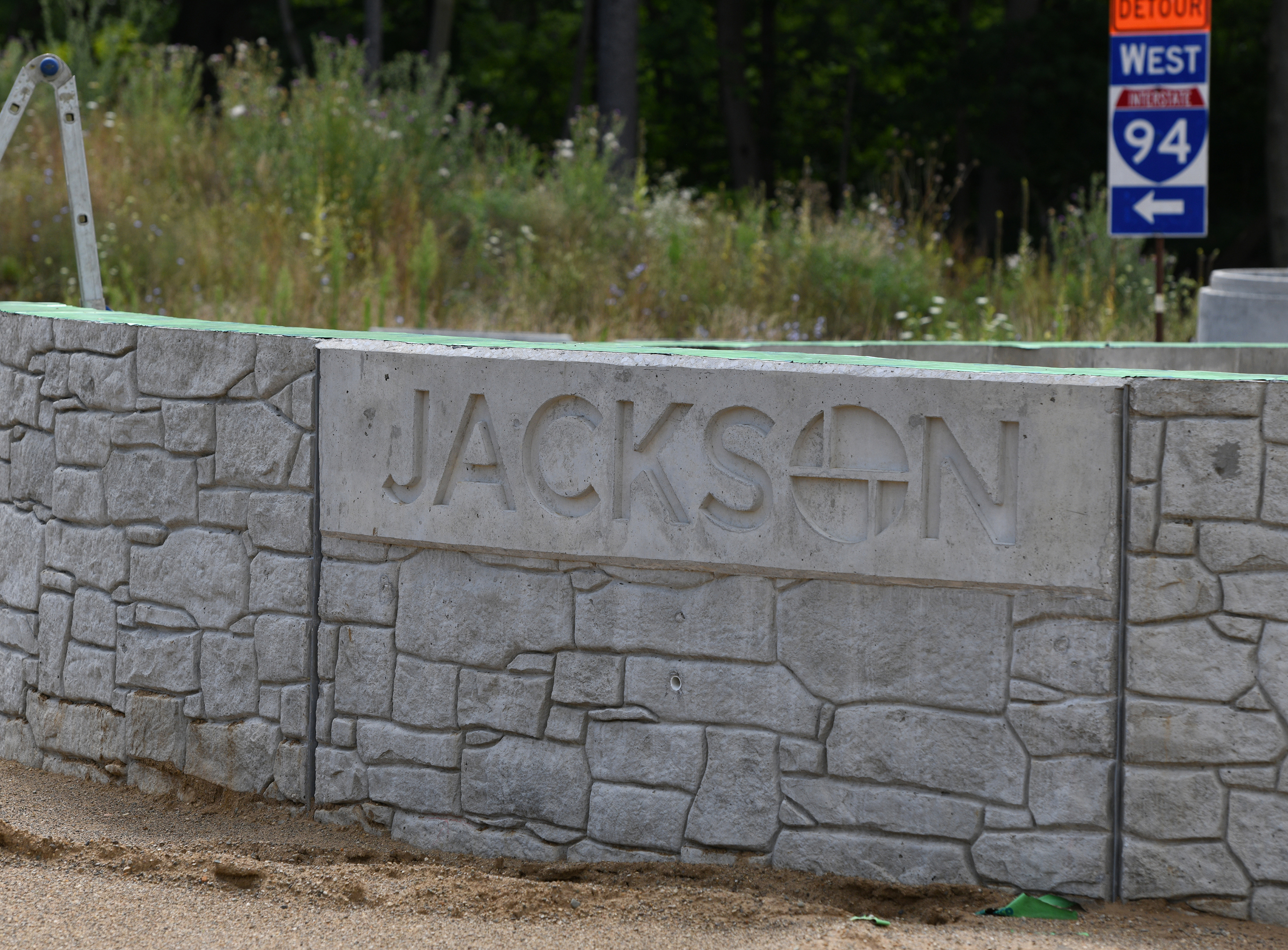Construction continues along I-94 and the Cooper Street bridge - mlive.com