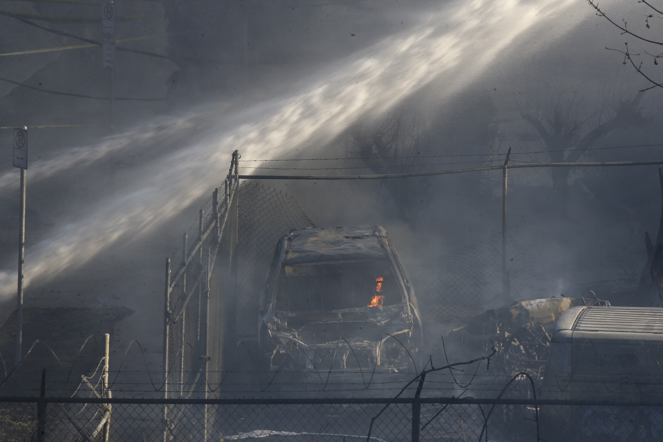Fire spreads in Northeast Portland - oregonlive.com