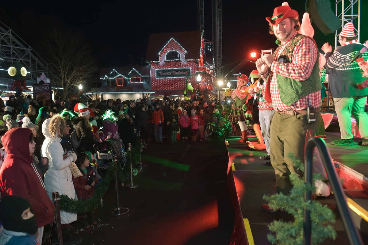 Seen@ Six Flags New England "Holiday in the Park" - masslive.com
