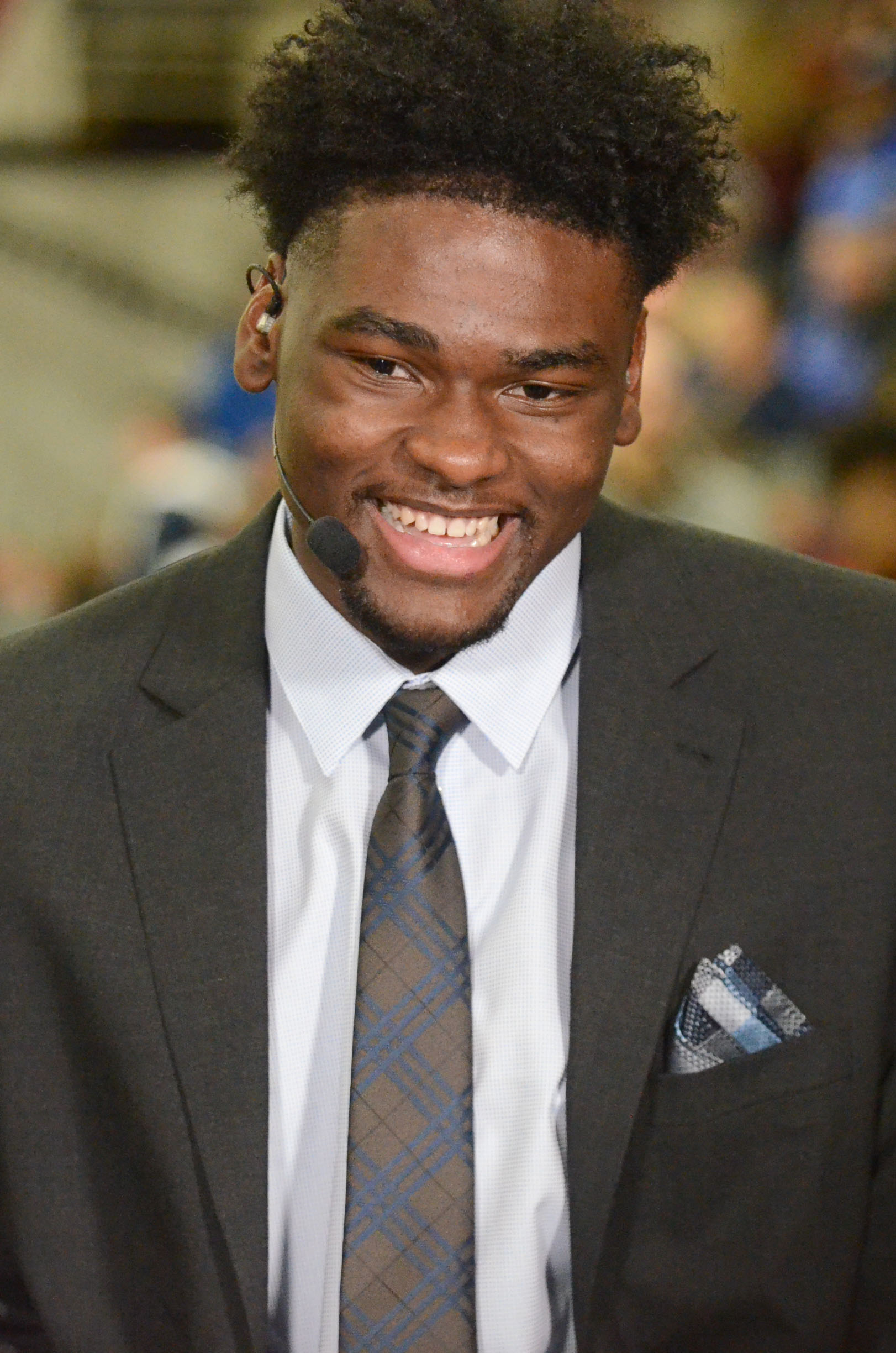 Isaiah Stewart announces commitment to Washington during 2019 Hoophall ...