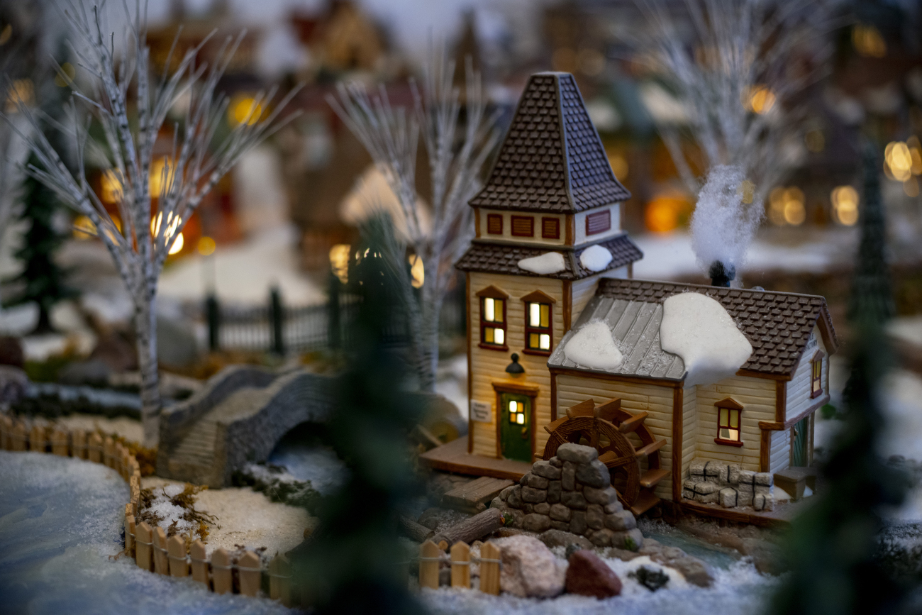 Plymouth woman builds enormous Dickensian model village display over ...