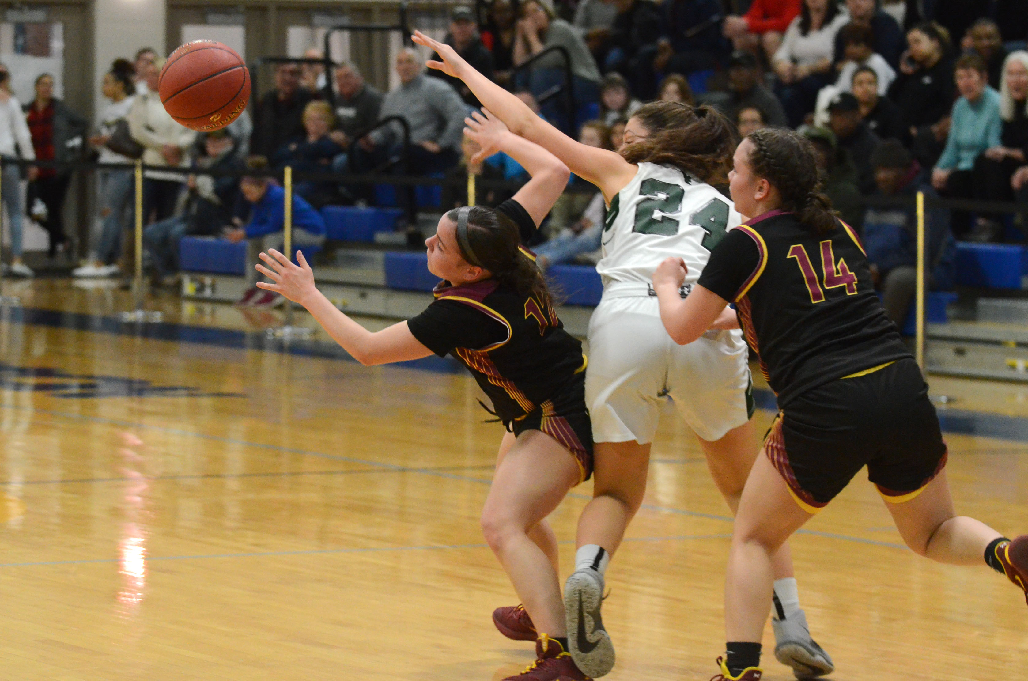 Minnechaug girls basketball defeats Chicopee, advances to WMass D-I ...