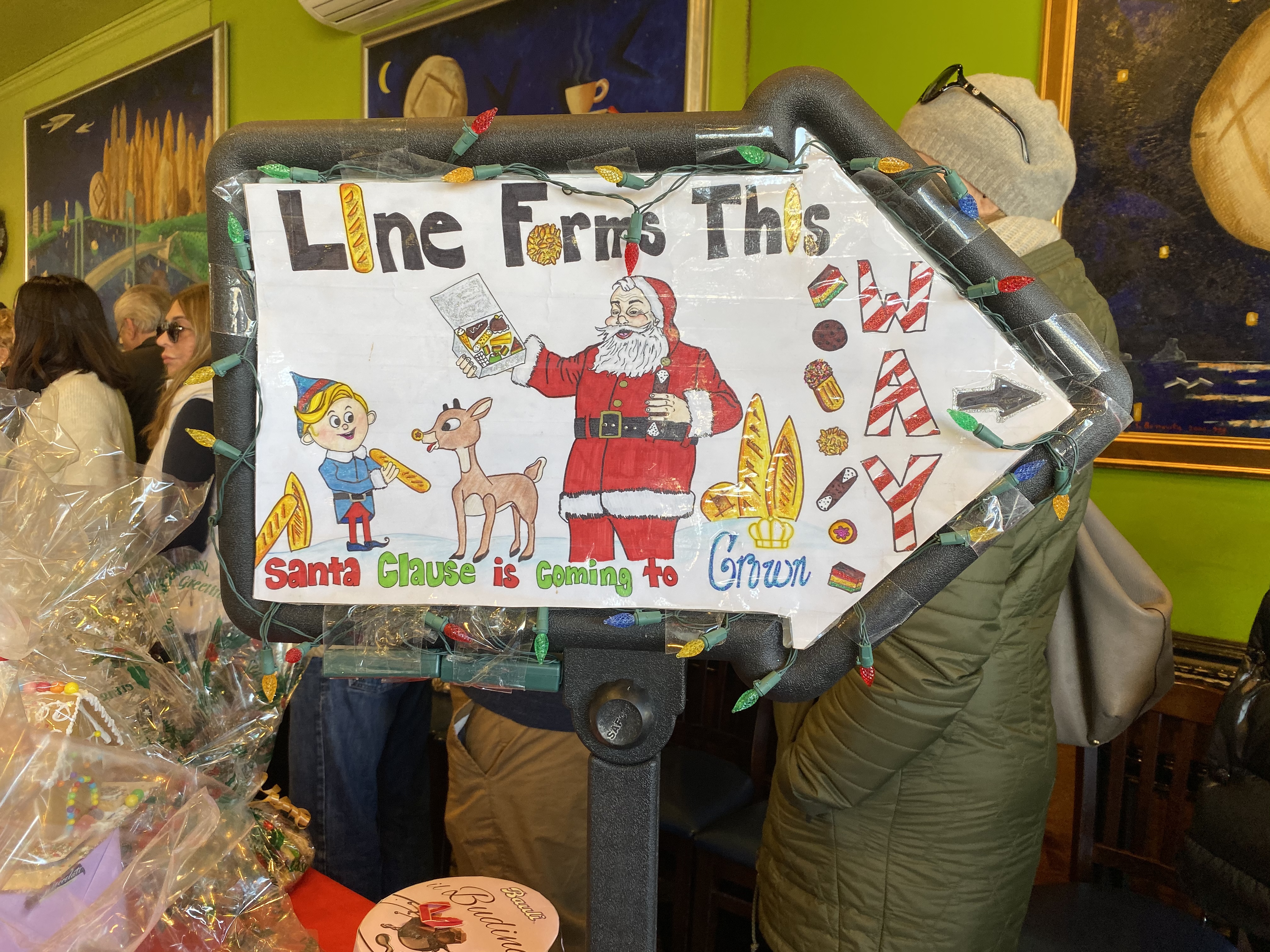 Royal Crown's Long Line on Christmas Eve - silive.com