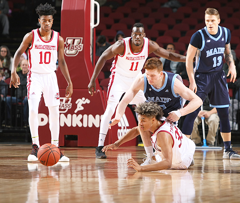 UMass Men's Basketball vs Maine 12/20/19 - masslive.com