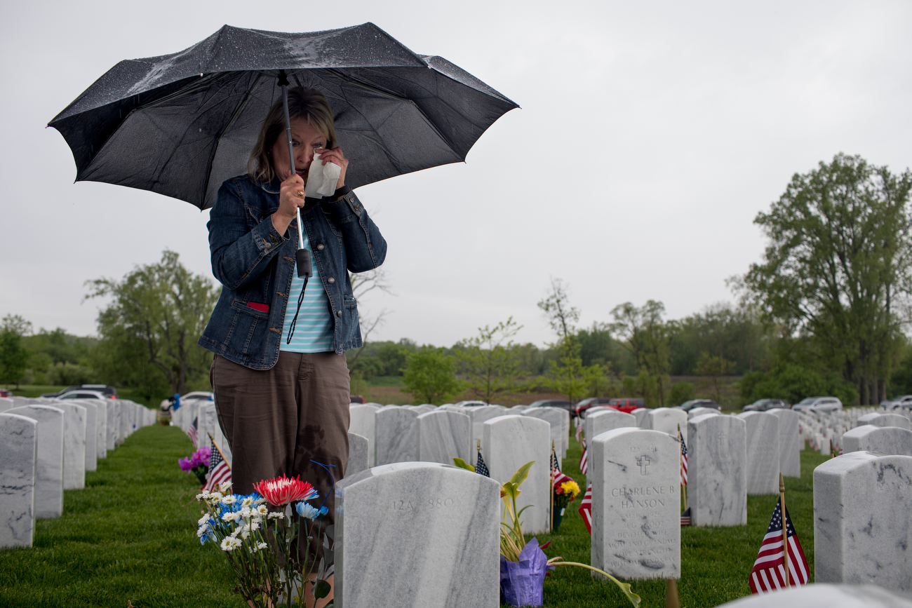 Families remember fallen veterans at Great Lakes National Cemetery - mlive.com