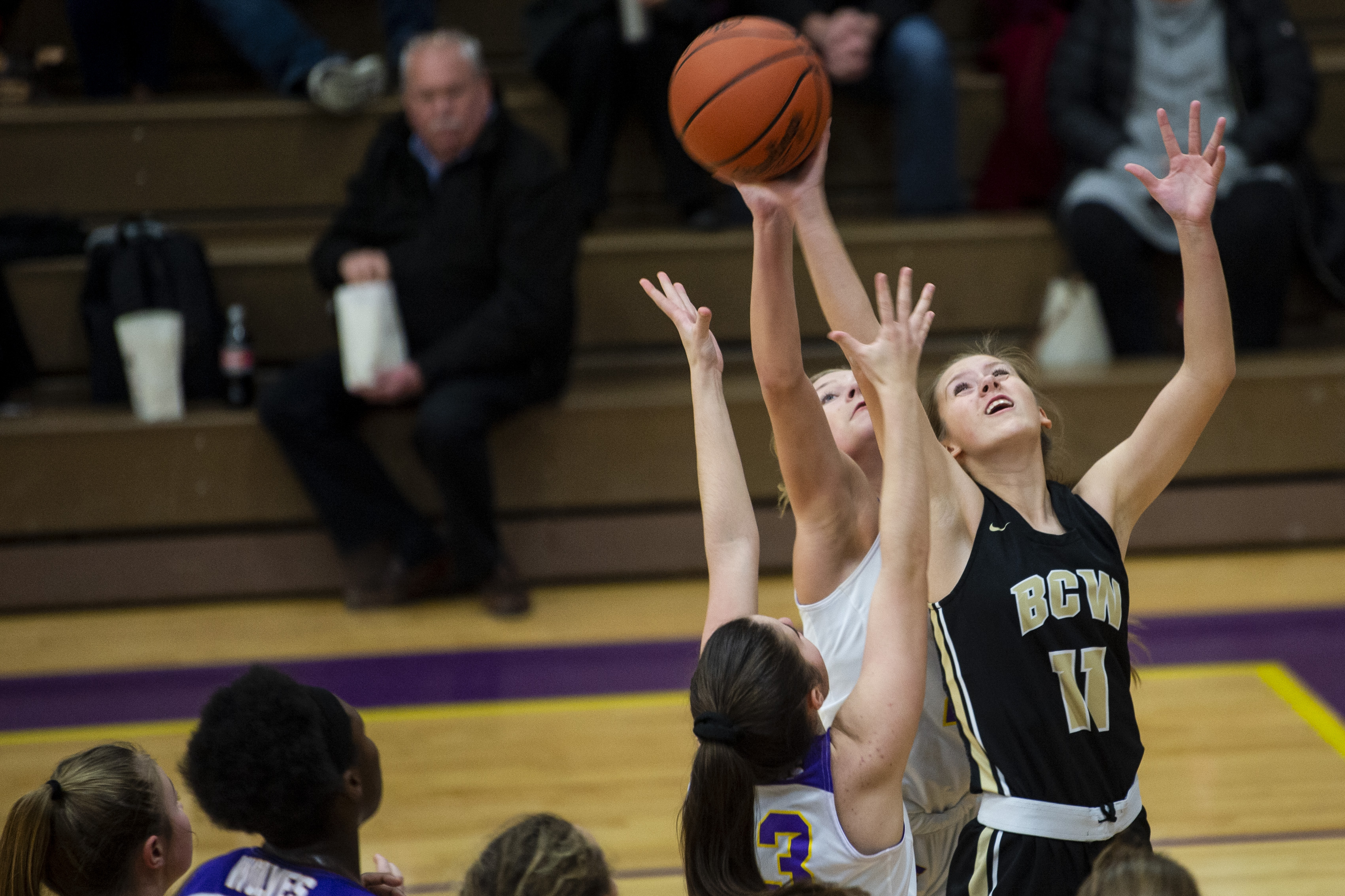 Bay City Western girls basketball takes down Bay City Central 49-34 ...