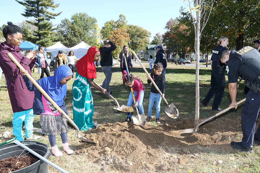 Seen@ The Greening the Gateway Cities Gunn Square Block Party in ...