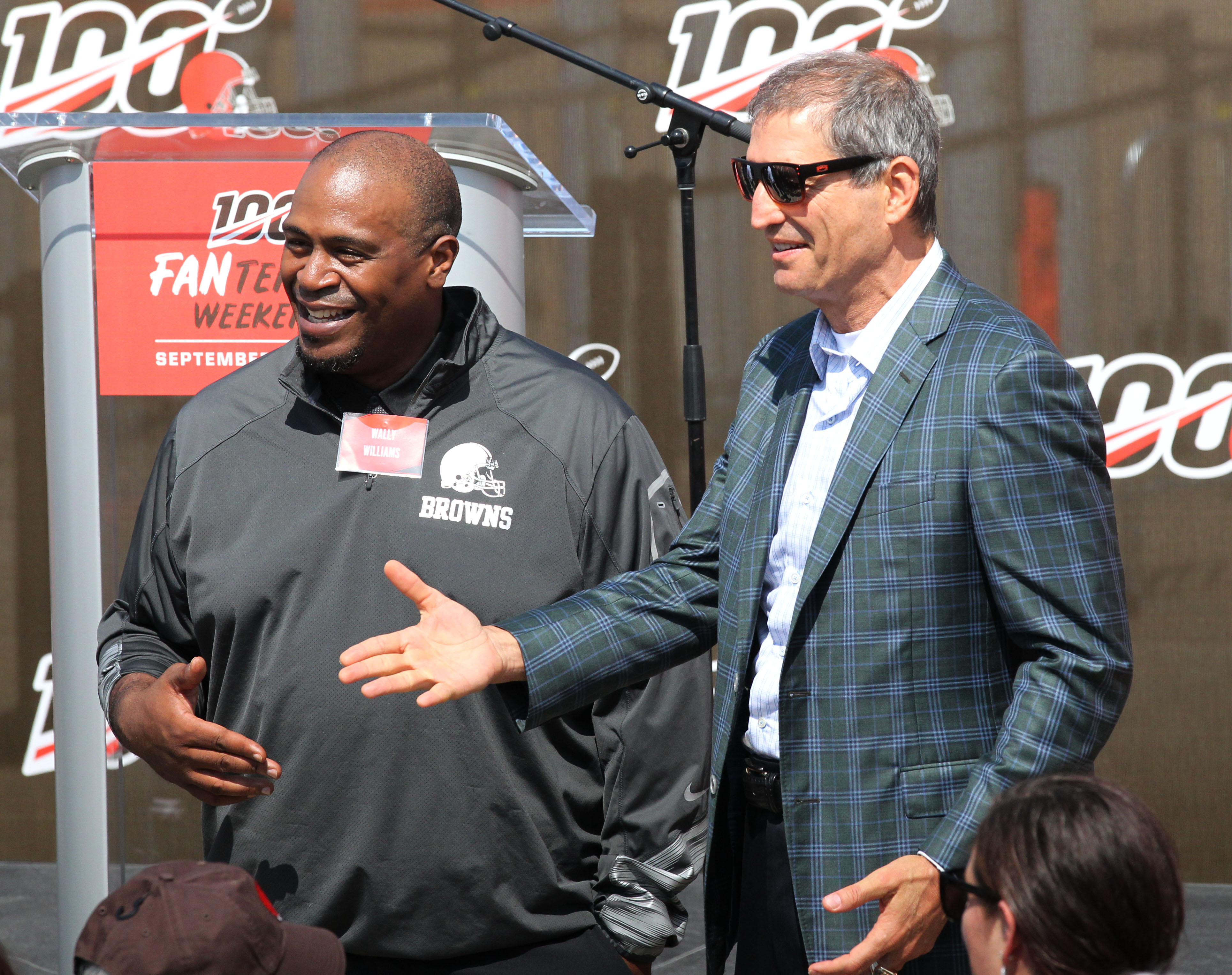 Cleveland Browns unveil bronze Otto Graham staue at FirstEnergy Stadium ...