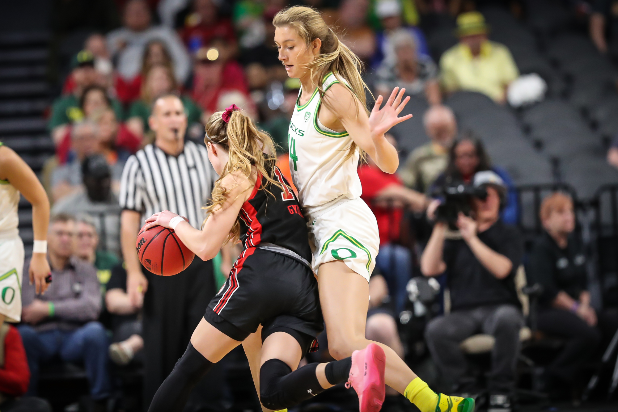 Oregon Ducks vs. Utah Utes at Pac-12 women's basketball tournament ...