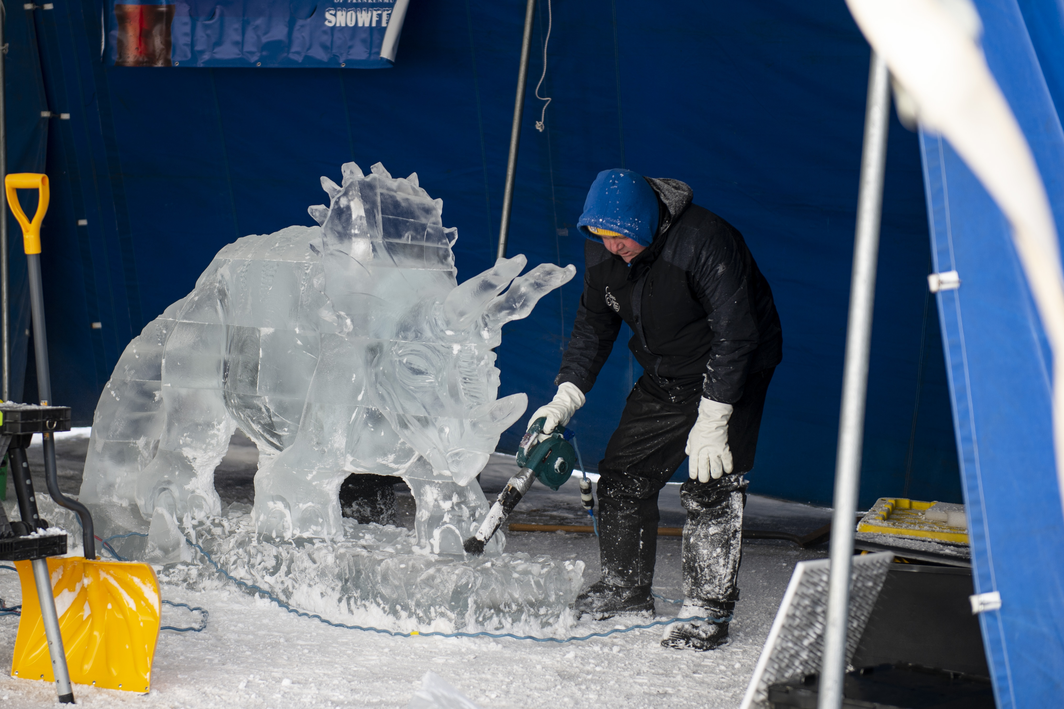 World class snow sculpting begins at Zehnder's Snowfest 2020 - mlive.com